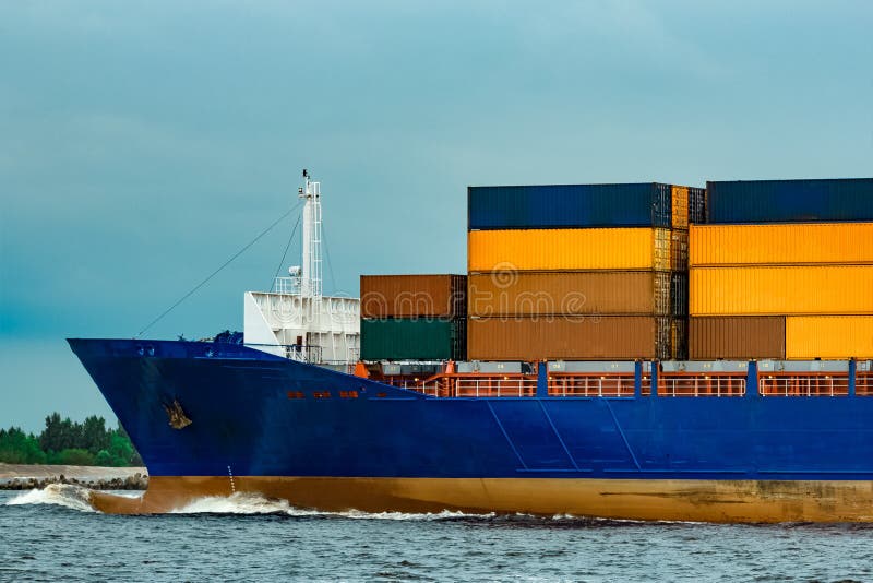 Blauw containerschip stock foto. Image of handel, importeren - 117808904