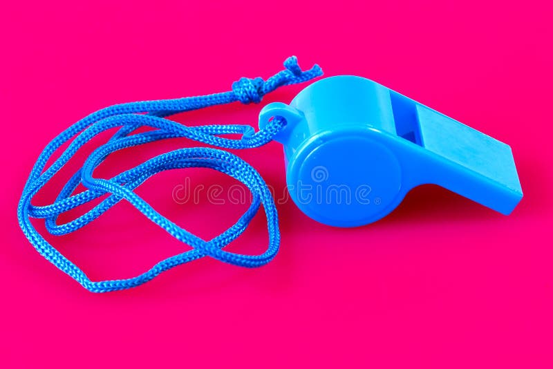 Blauw plastic fluitje stock foto. Image of luid, geluid - 21167520