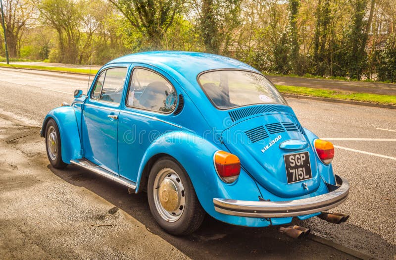 Een Klassieke, Blauwe Volkswagen Beetle-auto Redactionele Stock Foto ...
