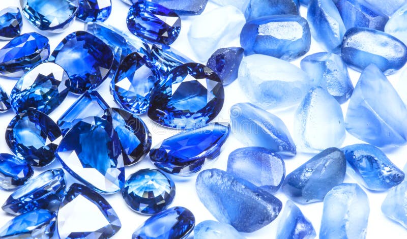 Blauwe saffieren stock afbeelding. Image of halfedelstenen - 31173485