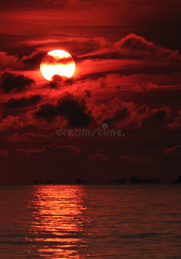 Blazing Sun stock image. Image of blazing, cloudy, morning - 16526971