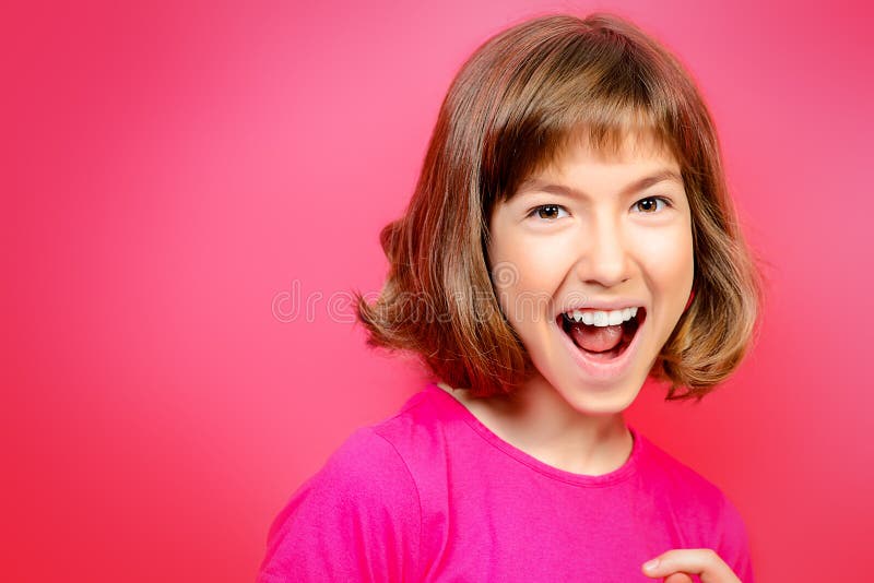 Blije student stock foto. Image of onderwijs, wijfje - 34835510