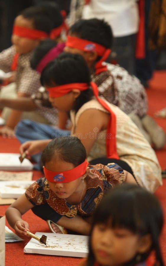 Blind drawing editorial stock photo. Image of kids, solo - 32539093