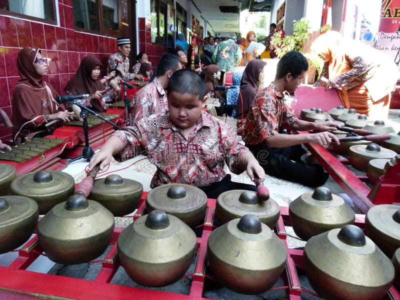 Blind students editorial photo. Image of java, instruments - 65555246