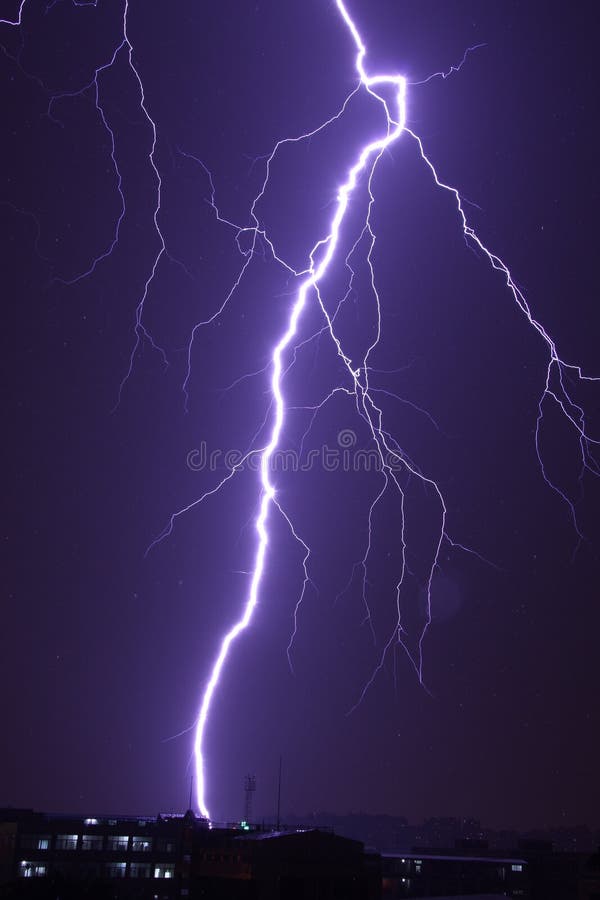 Blixt fotografering för bildbyråer. Bild av väder, bult - 10879155