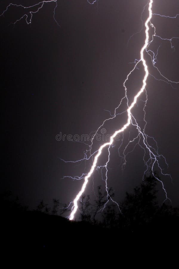 Blixt 2 arkivfoto. Bild av himmel, exponering, storm, lampa - 1013726