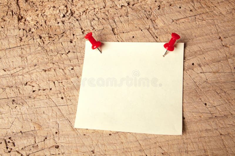 Bloc-notes Avec Le Stylo Et Les Punaises Image stock - Image du ...