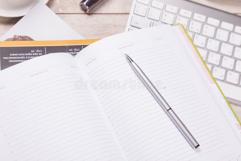 Bloc-notes pour le PC image stock. Image du notes, bloc - 7035051