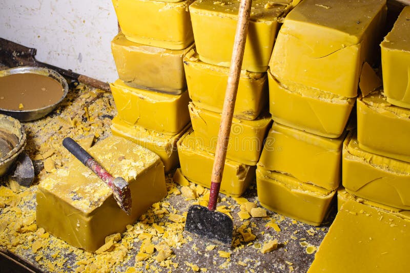 Blocs de cire d'abeille image stock. Image du métiers - 47005855