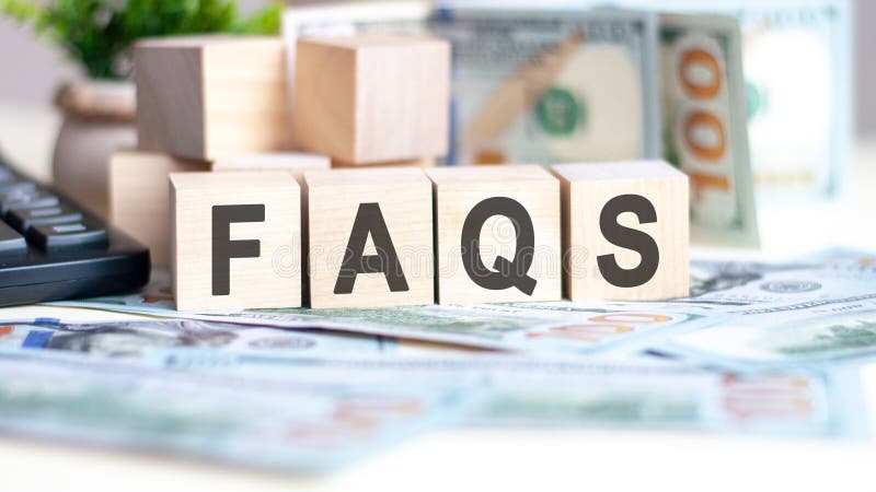 Blocs En Bois Avec Faq Texte Et Billets Sur Table Concept Photo stock ... Blocs En Bois Avec Faq Texte Et Billets Sur Table Concept Photo stock ...