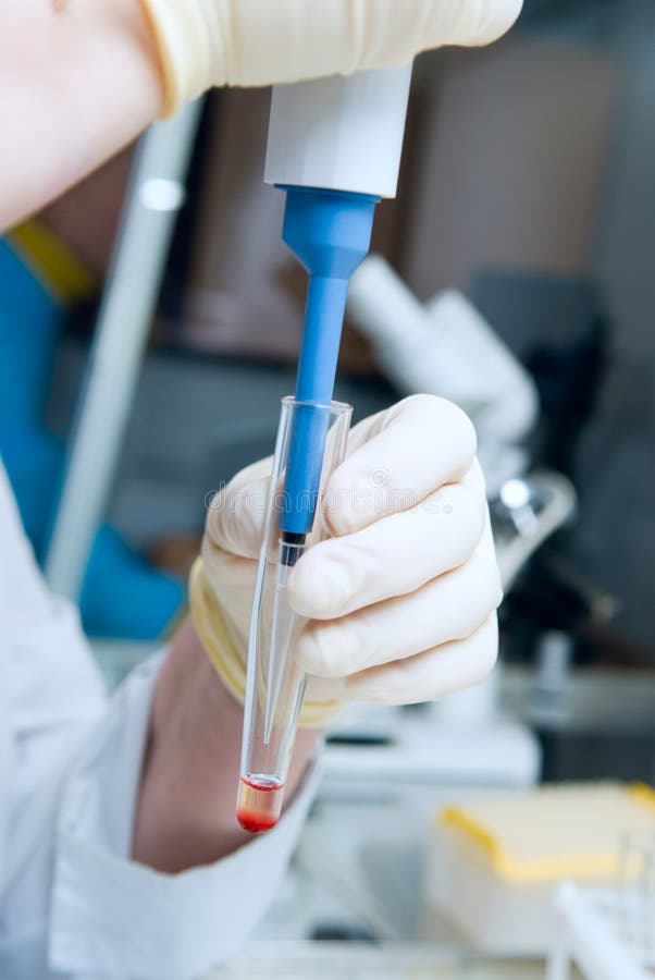 Bloedtest stock foto. Image of handschoen, besmetting - 8722058