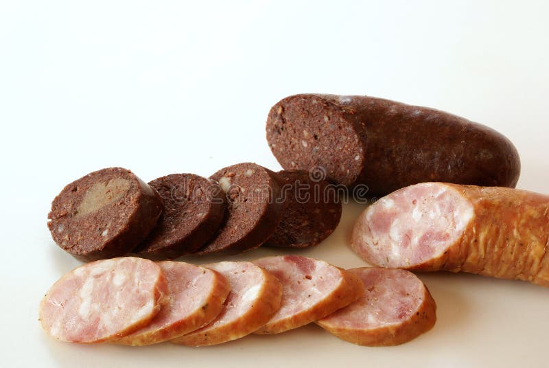 Bloedworst en kielbasa stock afbeelding. Image of pudding - 11325741
