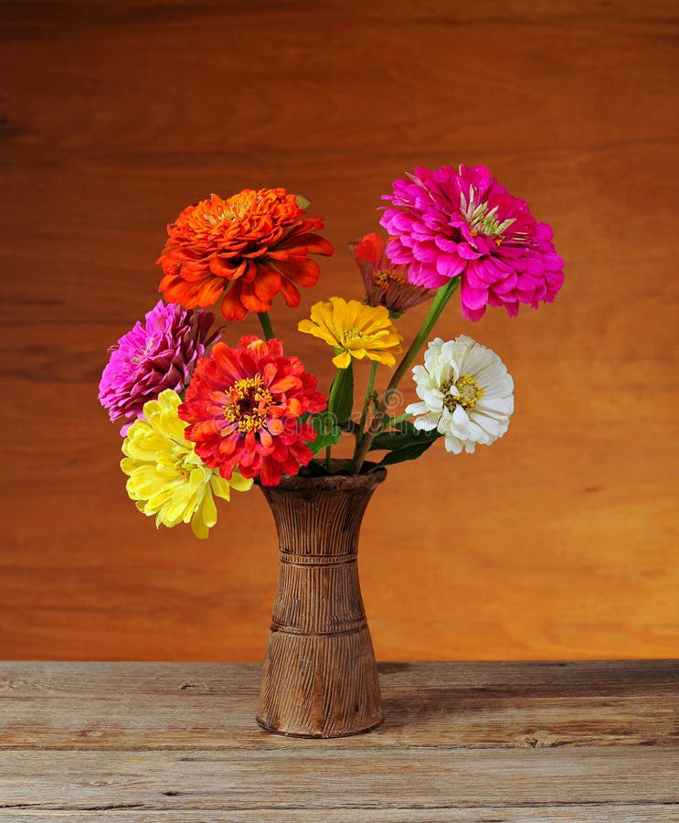 Bloemen in een vaas stock foto. Image of wild, kleurrijk - 27284164