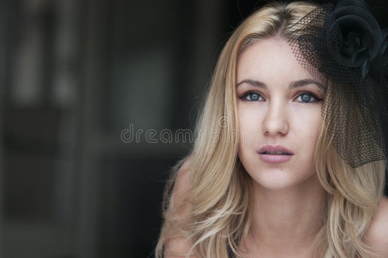 Blond Sexig Kvinna Fotografering För Bildbyråer Bild Av Uttryck 98185625