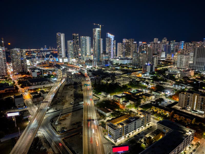 Blood Moon Eclipse Over Downtown Miami 2025 Editorial Stock Photo ...