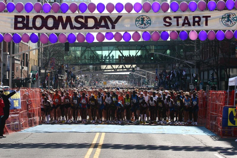Bloomsday Fun Run 2008 Starting Line Editorial Photography - Image of ...