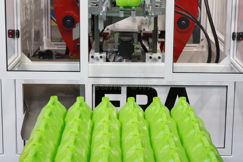 Blow Molding Machine for Plastic Bottles. Blowing Method for Plastic ...