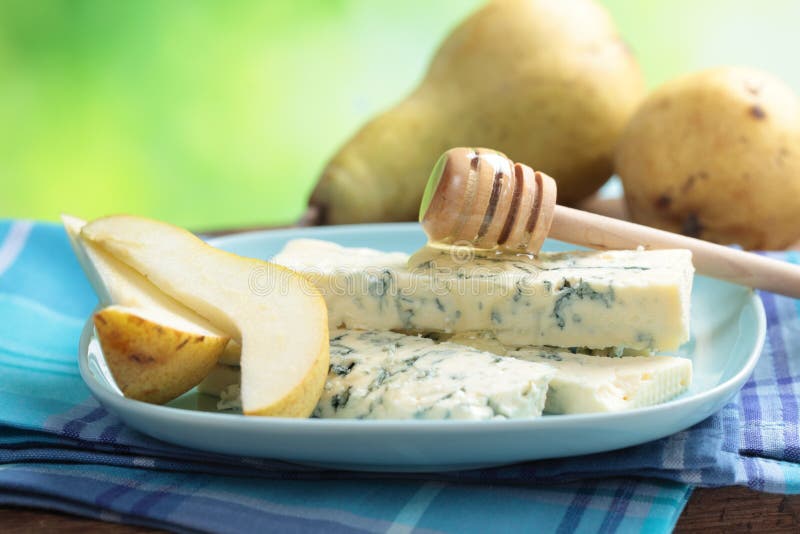 Blue Cheese, Pear, and Honey Stock Image - Image of plate, macro: 25036077