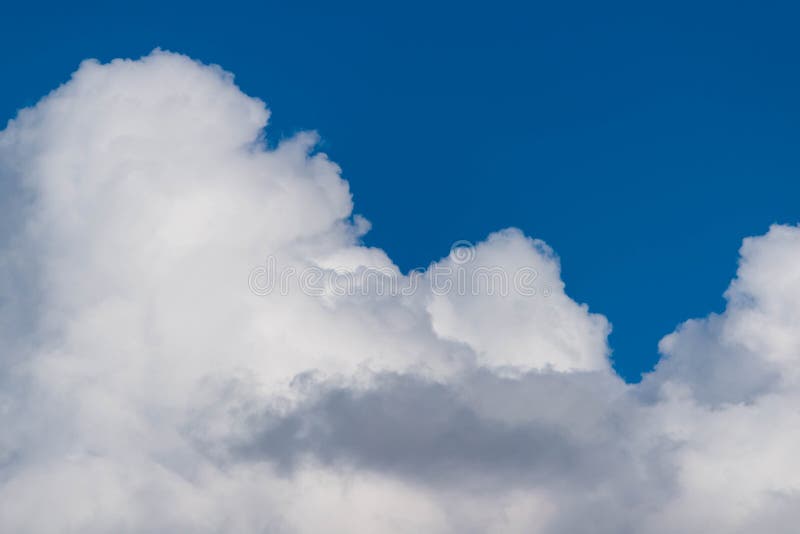 530 Blue White Sky Slightly Cloudy Stock Photos - Free & Royalty-Free ...