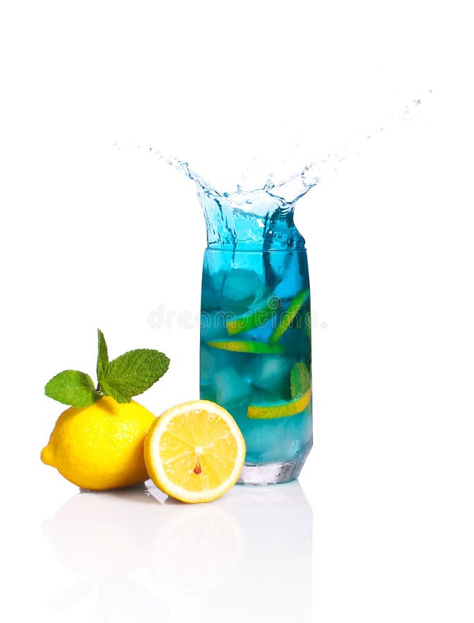 144 Mint Leaves Macro Water Splash Stock Photos - Free & Royalty-Free ...