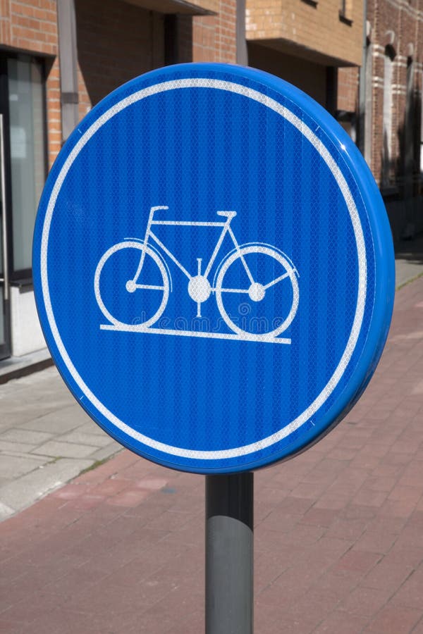 1,903 Cycle Lane Sign Blue Stock Photos - Free & Royalty-Free Stock ...