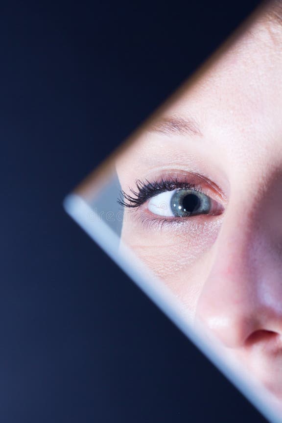 Blue eye reflection stock image. Image of mirror, blue - 28610191