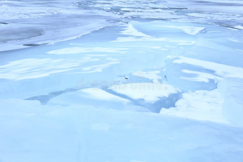 Blue Ice on the Lake Shore stock image. Image of drift - 140405037