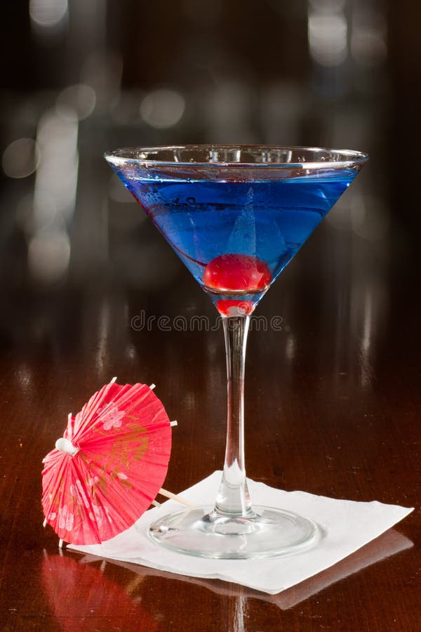 Electric Blue Lemonade Martini Stock Image - Image of drop, fruit: 30000107