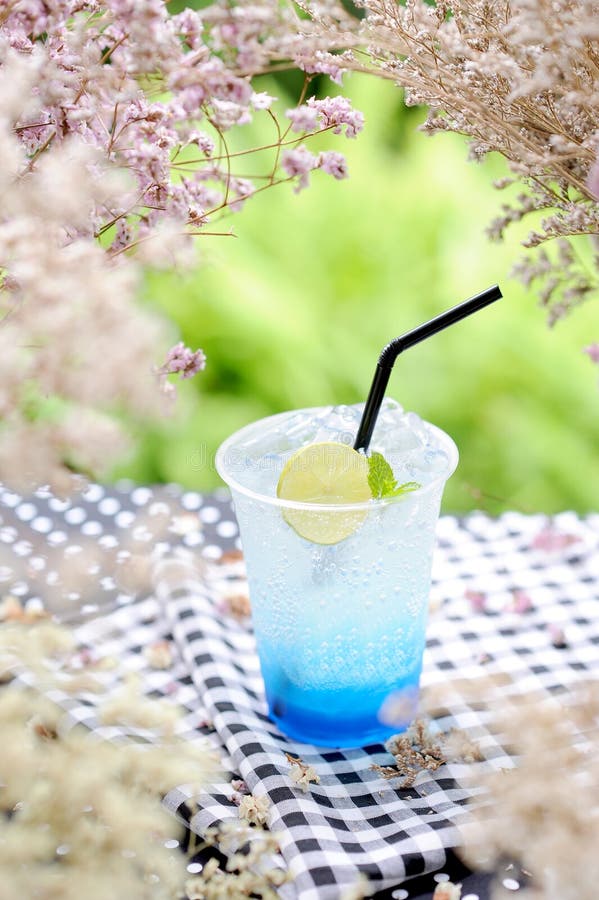 Blue lemonade cocktail stock image. Image of drink, curacao - 94958253
