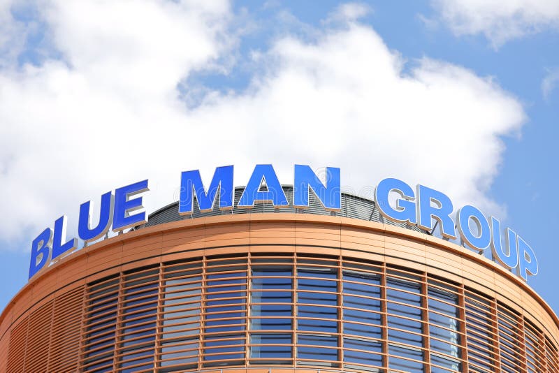 Blue Man Group editorial stock image. Image of nevada - 43027904