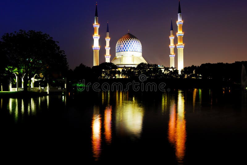 Blue Mosque editorial stock photo. Image of alam, aziz - 25869658