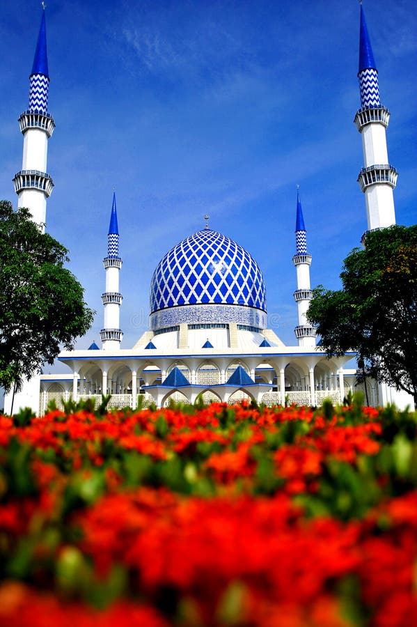 Blue Mosque editorial stock photo. Image of alam, aziz - 25869658