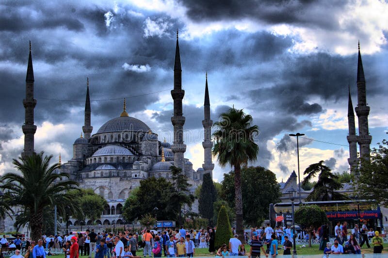 Blue Mosque (Istanbul Turkey) Editorial Stock Image - Image of ...