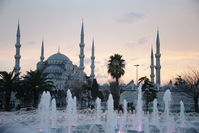 Blue mosque Istanbul editorial stock image. Image of building - 72025584