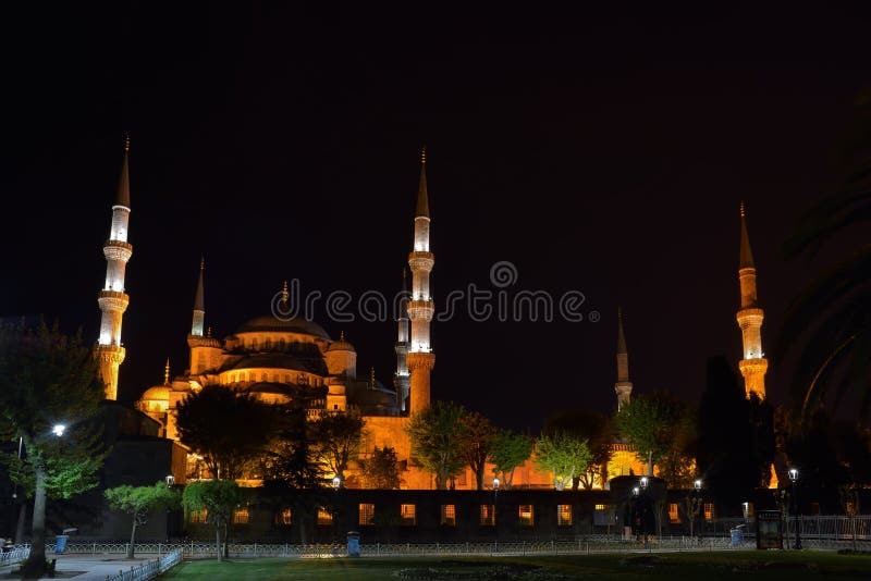 Blue Mosque at Night in Istanbul, Turkey Stock Photo - Image of dome ...