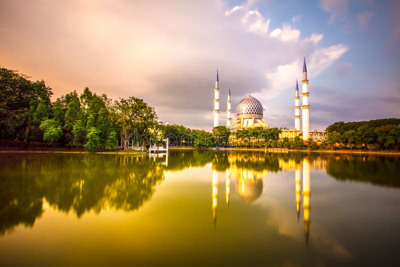 Blue Mosque, Shah Alam stock image. Image of islam, prayer - 65971919