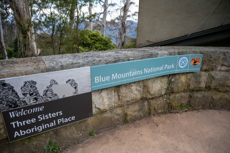 Blue Mountains Signs editorial photography. Image of park - 263577897