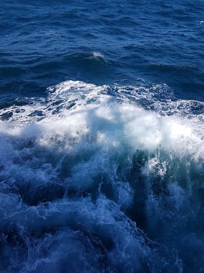 Blue Ocean Water and Splashing Ocean Waves Beautiful View Stock Image ...