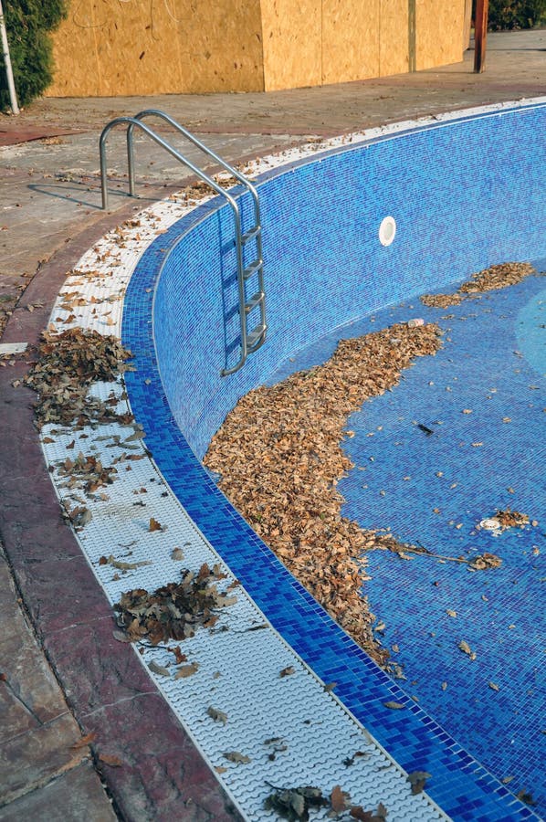 130+ Blue pool bridge Free Stock Photos - StockFreeImages