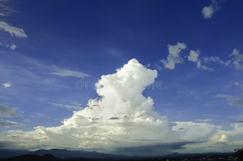 Blue Sky White Clouds and Mountains ,Cumulus ,Clouds of Vertical ...