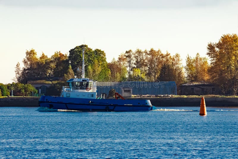 Blue small tug stock image. Image of maneuver, craft - 88470251