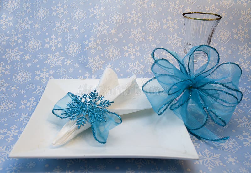 Blue Snowflake Napkin Holder Stock Photo - Image of holder, dinnerware ...