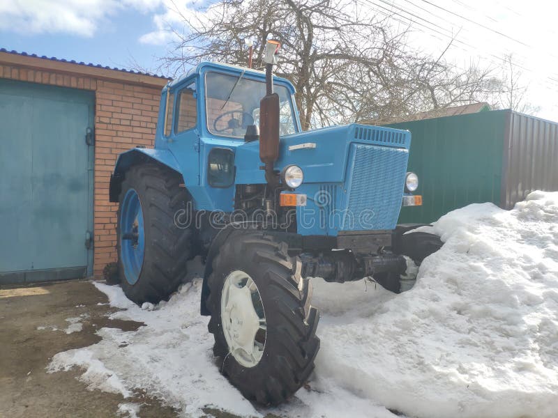 Old rusty parking sign stock image. Image of rust, weather - 18362633