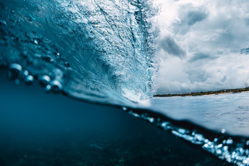 Blue Wave in Ocean. Breaking Wave in Oahu Stock Image - Image of hawaii ...