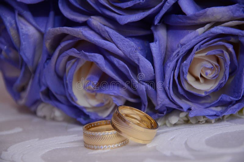 Blue Wedding Bouquet and Rings. Beautiful Blue and White Fresh Flowers ...