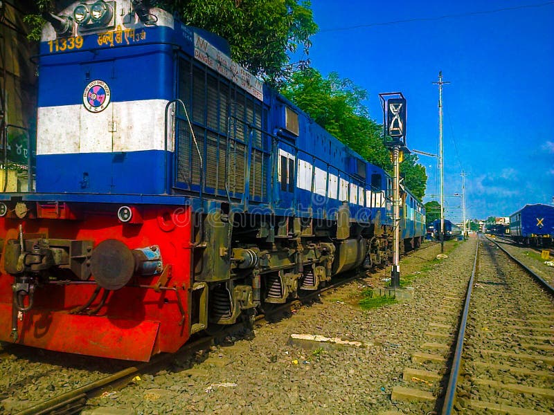 Indian Railways ALCO DL560C Locomotive GY WDM-3D 11339 at Pune ...