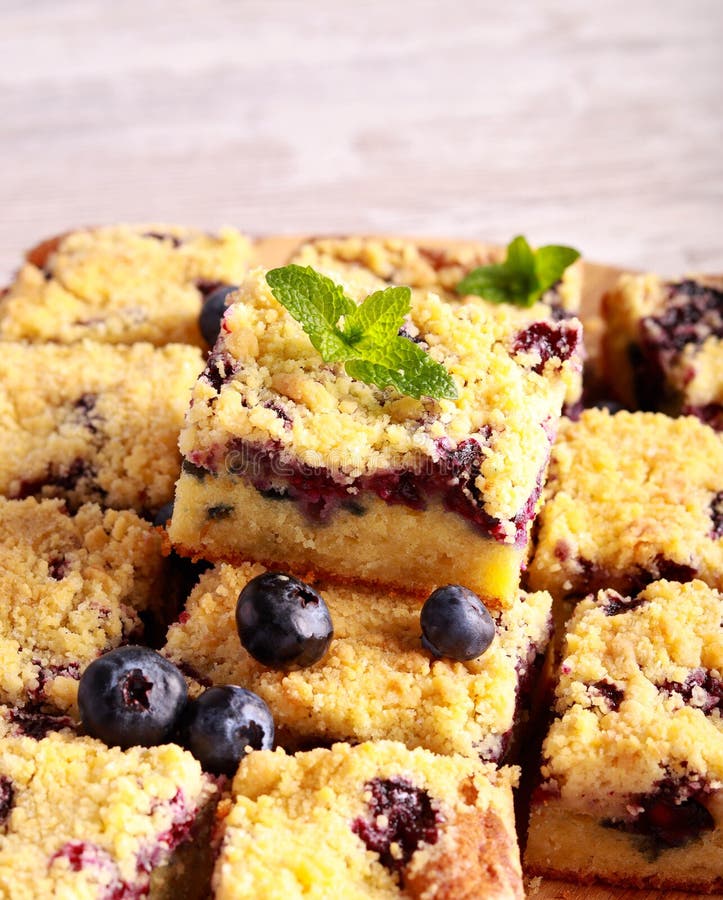 Blueberry Crumble Topping Coffee Cake Stock Image - Image of berry ...
