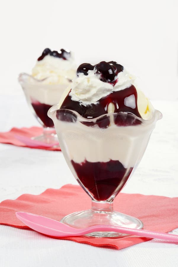 Blueberry sundae stock image. Image of scoop, icecream - 29607601