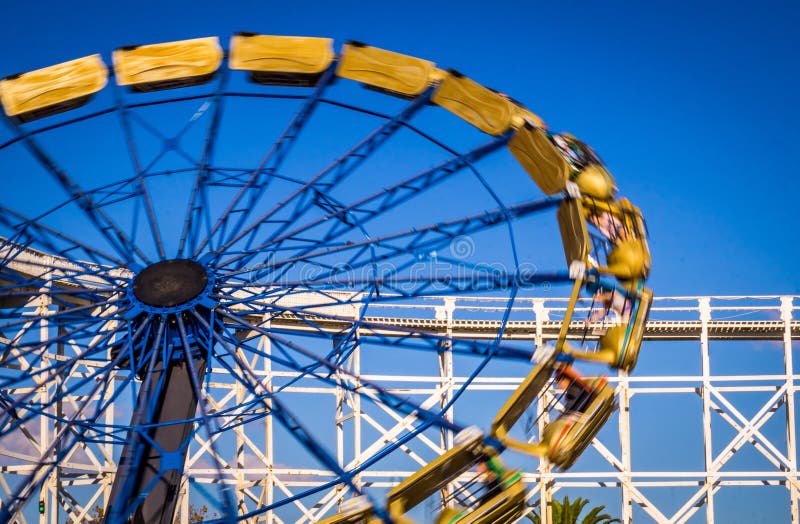 Blurry Giant Wheel Moving Fast Stock Photo - Image of ferris, funfair ...