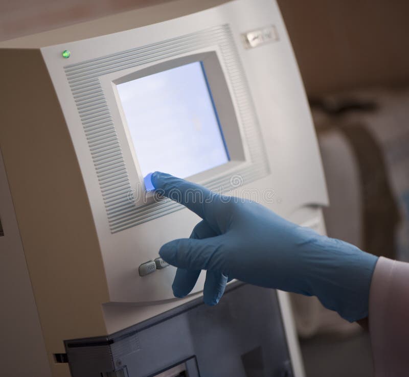 Blutanalyse stockbild. Bild von klinik, krankenhaus, ausrüstung - 17808203